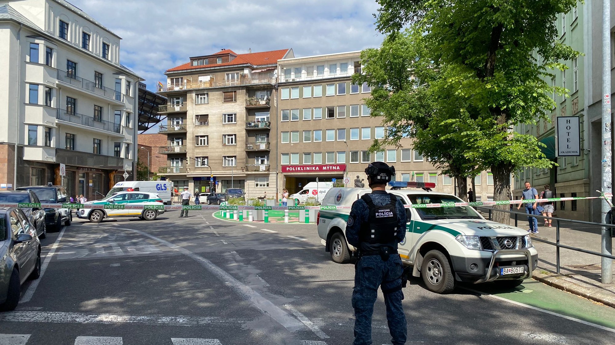 Poplach v Bratislave: Priestory STU kontrolujú policajti, uzavreli ulicu! | Koktejl.sk