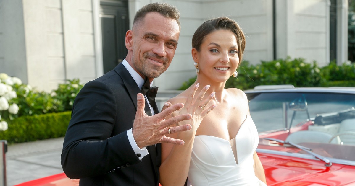 Aleksander Mackiewicz wziął ślub. Powiedział "tak" po 13 latach związku - Plejada.pl