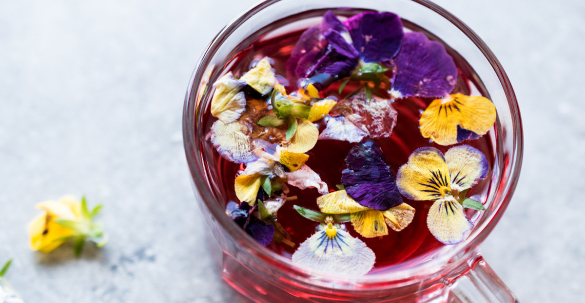 Herbatka z bratka to hit na niedoskonałości. Pij trzy razy dziennie ...