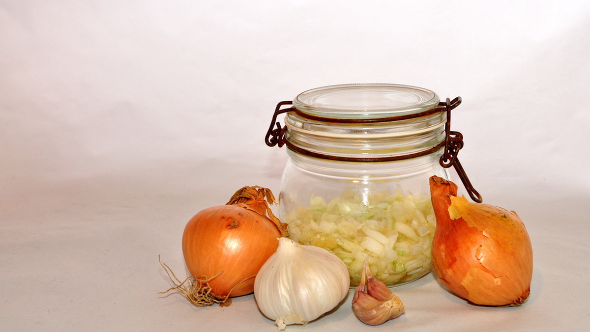 Syrop z cebuli na katar, kaszel i infekcję. Ta receptura babuni to hit ...