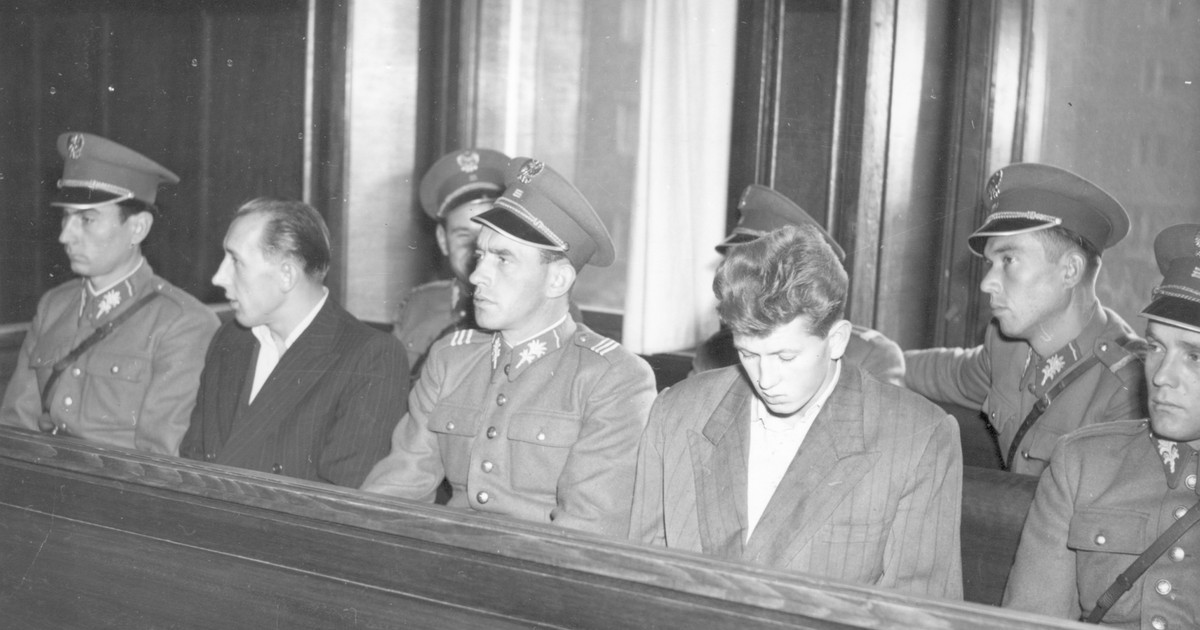 Uliczna przemoc w PRL. Zdarzały się nawet bitwy chuliganów z milicją ...