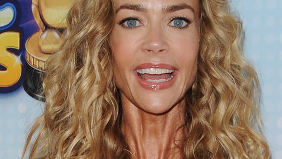 Co się stało z twarzą Denise Richards? - Film Co się stało z twarzą Denise Richards? - Film