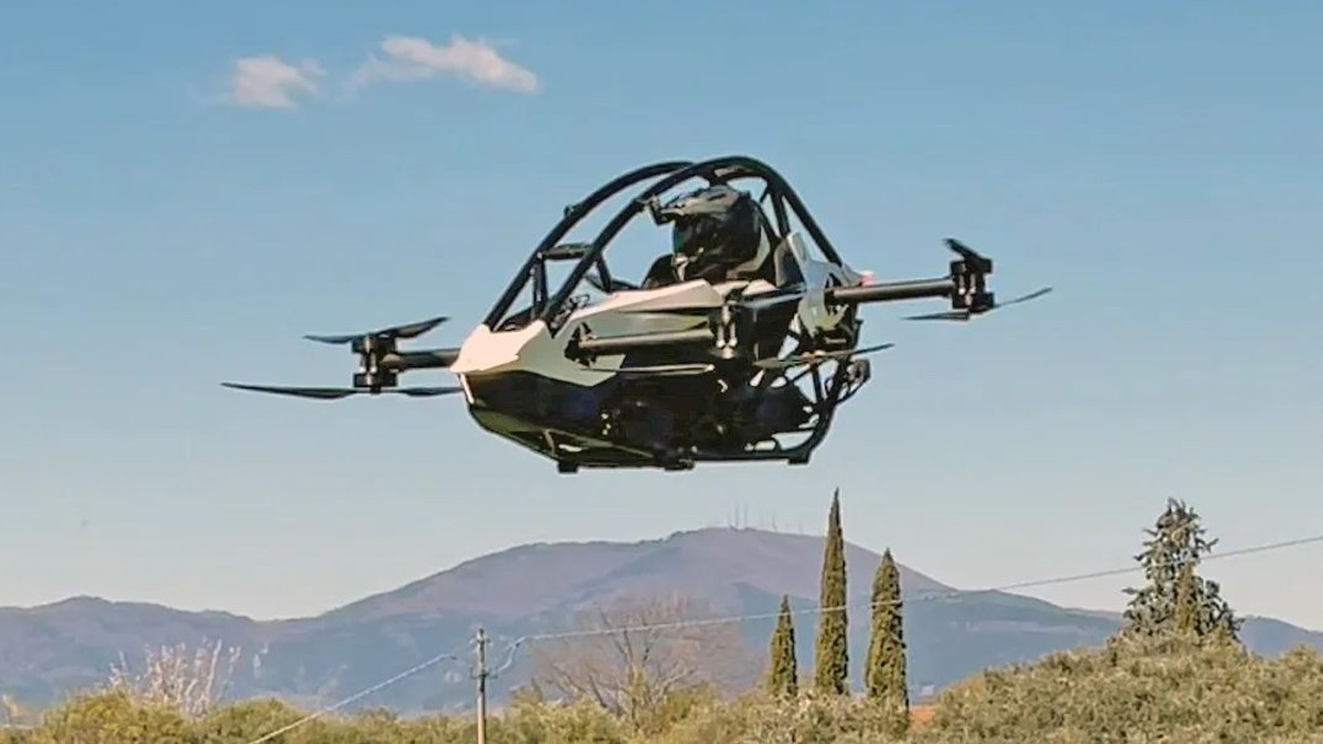 Polski dron pasażerski Jetson One na nowym wideo. Kolejny imponujący ...