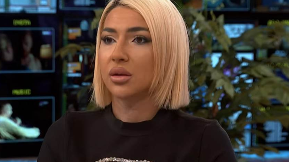 Jovana Jeremić bez gaća vodila Jutarnji program: Rupe na bokovima šokirale celu Srbiju - niko ...