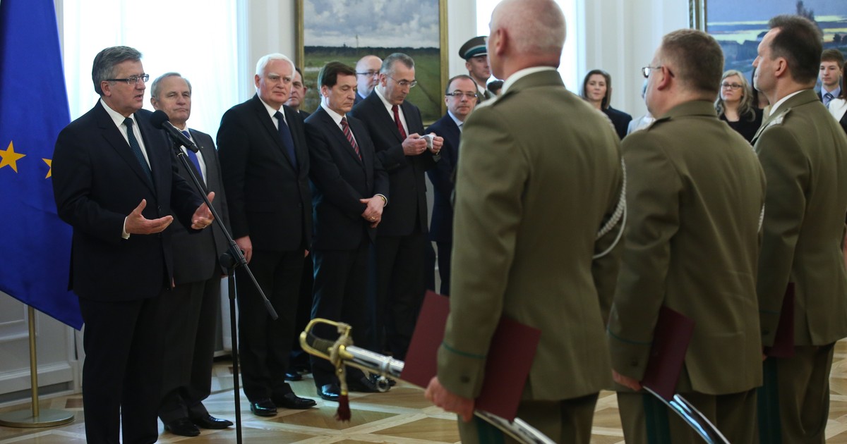 Prezydent wręczył nominacje generalskie trzem oficerom SG - Wiadomości