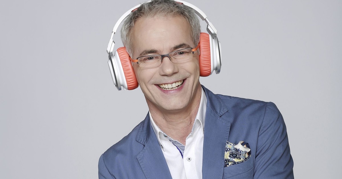 Robert Janowski wraca na ekrany. Poprowadzi nowy program "Gra Muzyka ...