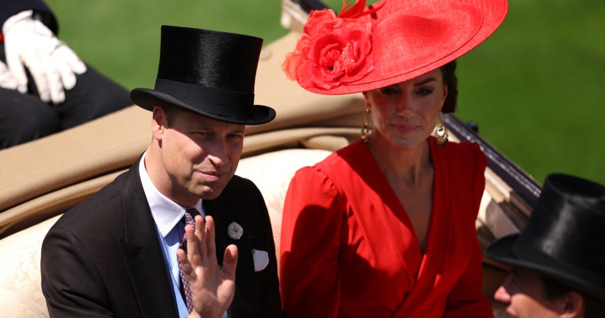 Księżna Kate w czerwieni zrobiła furorę na Royal Ascot. Cena kolczyków zaskakuje - Plejada.pl