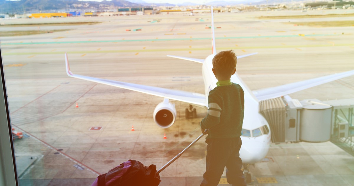 Twoje dziecko boi się latać samolotem? Pani pilot radzi, jak to zmienić - Dziecko