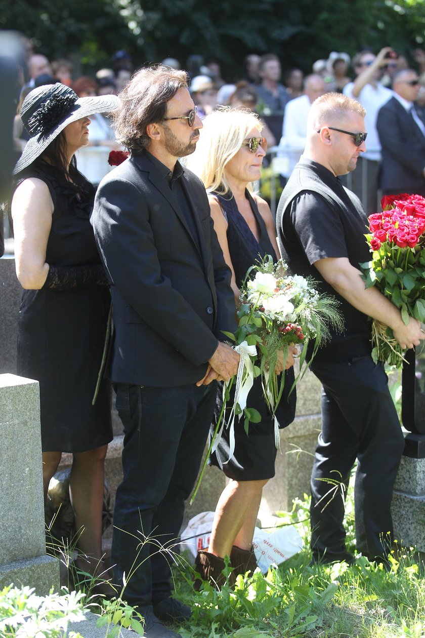 Pogrzeb Kory na Powązkach. Relacja WIDEO