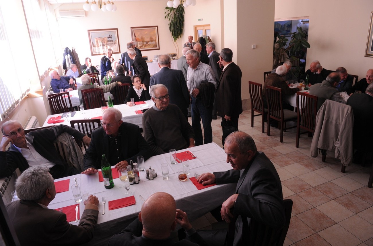 SEĆANJA NA MAŠINCU: Inženjeri proslavili 55 godina od upisa na Mašinski ...