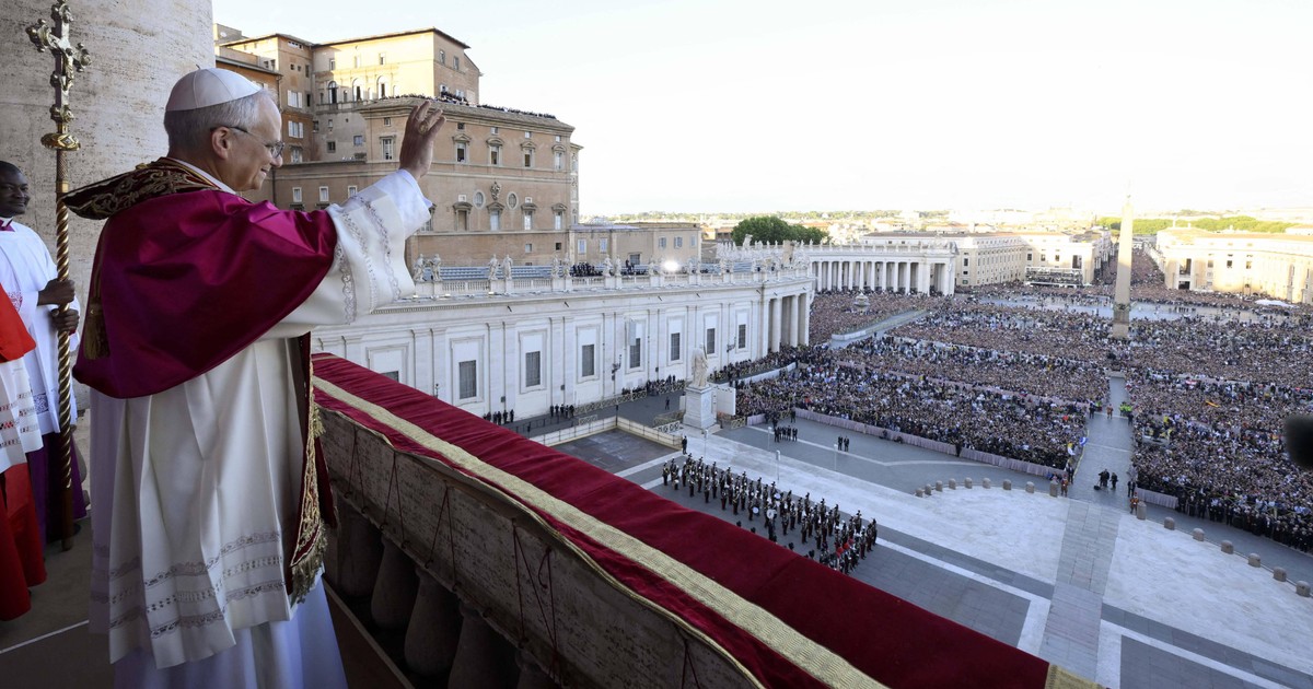 Papież Leon XIV zwrócił się do "braci kardynałów". Padły specjalne ...