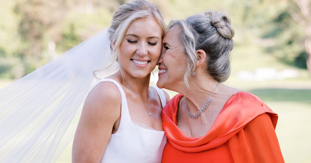 A mom went from sewing her daughter's senior prom dress to making her a ...