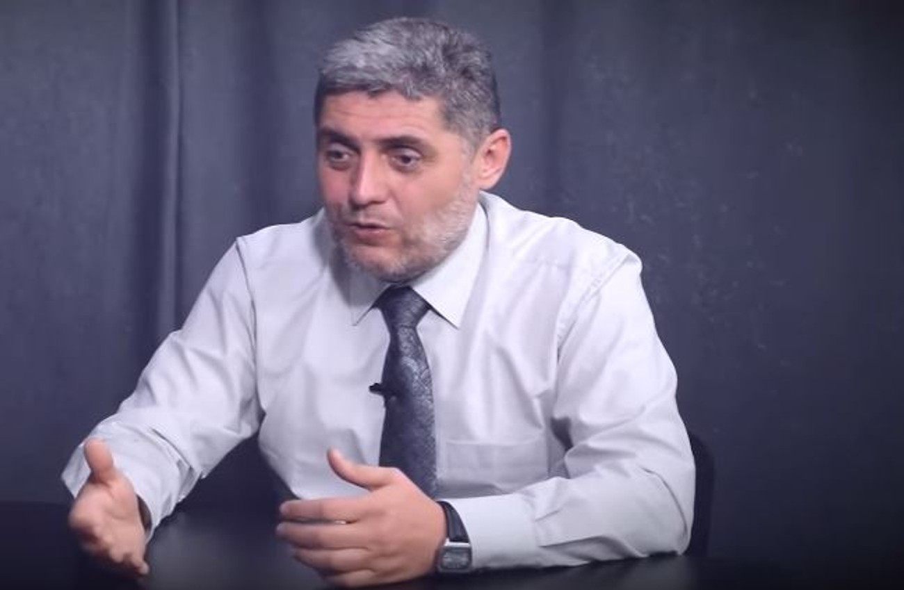 "POD MAČ, BATO" NE ODUSTAJE Kontroverzni dr Miroljub Petrović ponovo ...