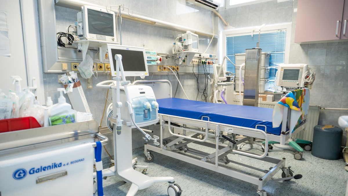 Kad srce diše za najmlađe: Fondacija Mozzart donirala neonatalni respirator Tiršovoj - Blic