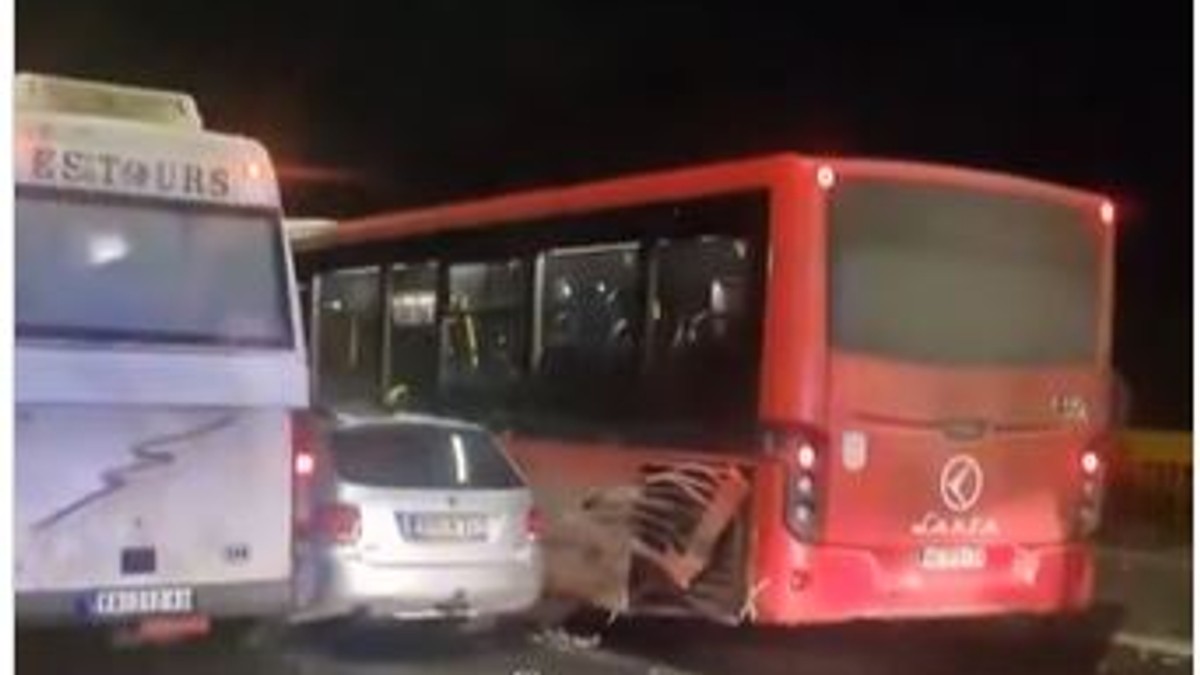 Saobraćajna nesreća u Valjevu: Sudar najmanje dva vozila, zadnji deo autobusa oštećen - Blic