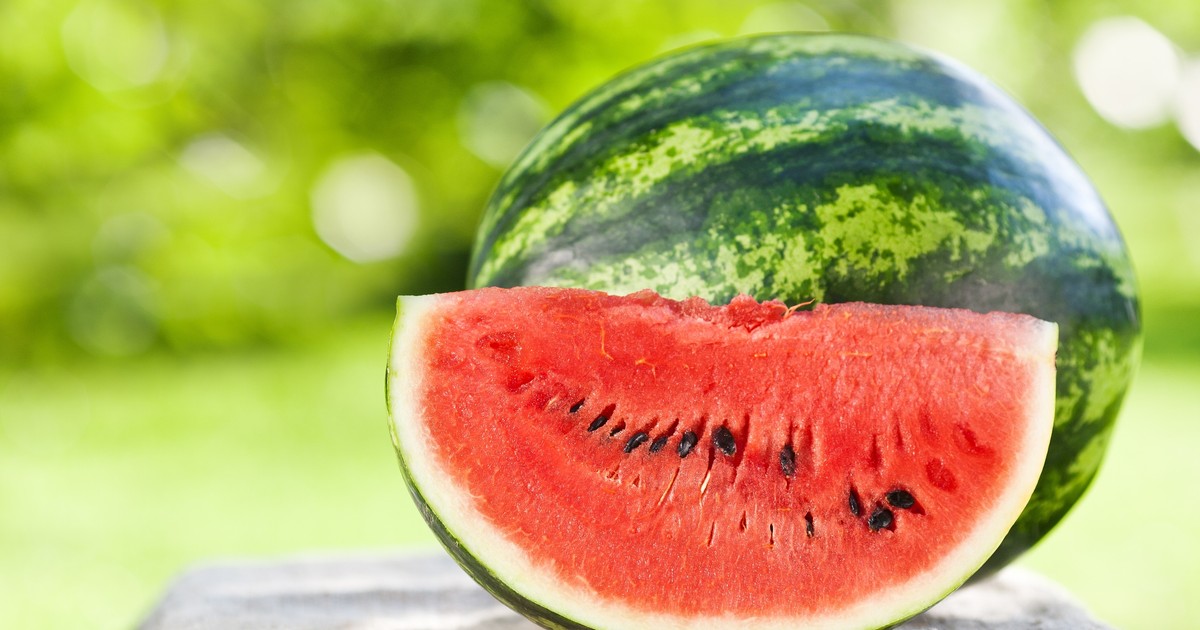 Arbuz jest idealny na upały. Jak kupić najlepszy, soczysty i dojrzały owoc