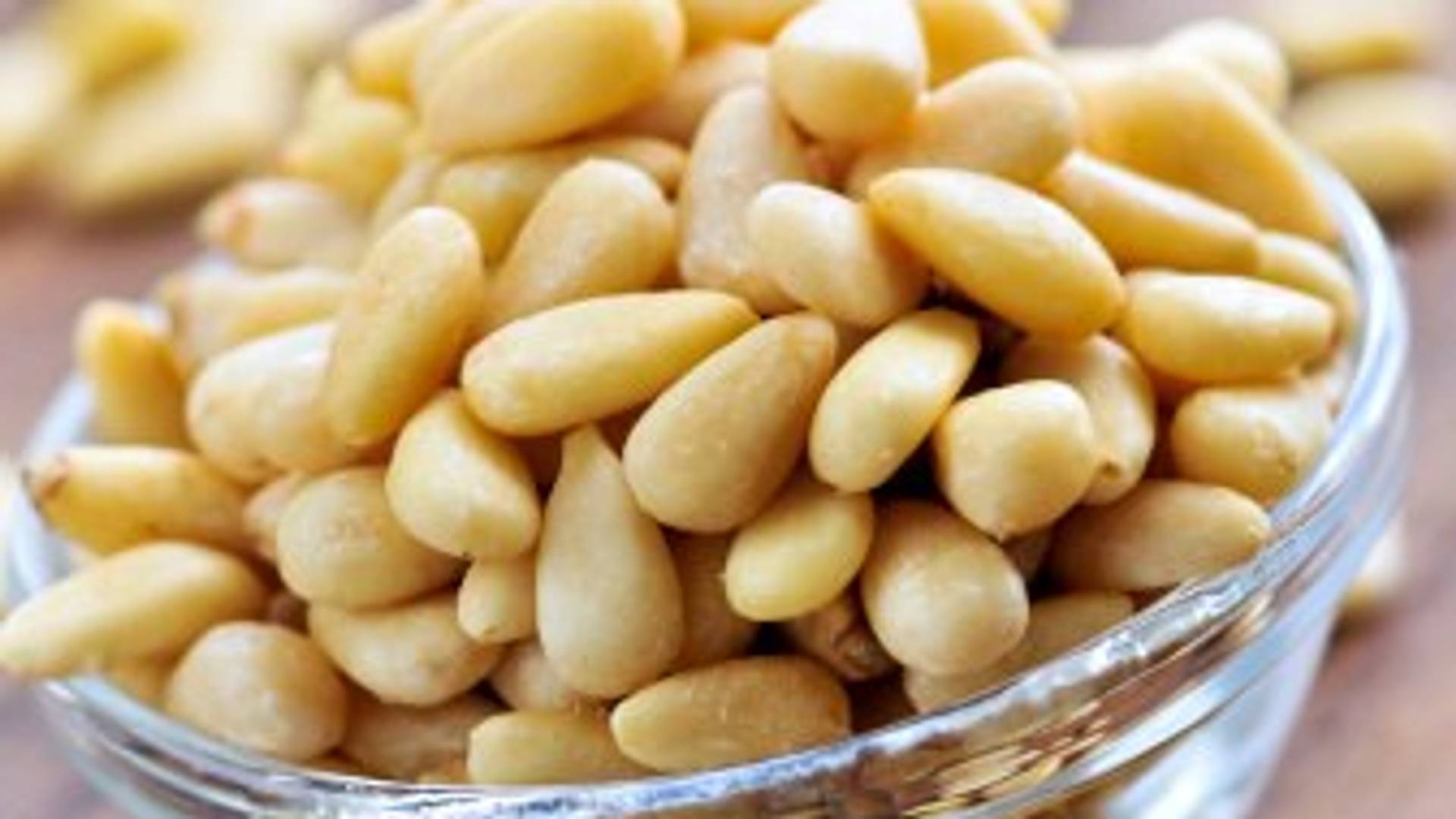 Orzeszki pinii - właściwości i gdzie kupić | Ofeminin