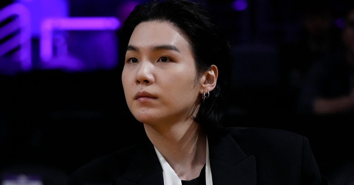 BTS rapper Suga just released a gritty music video discussing suicide ...