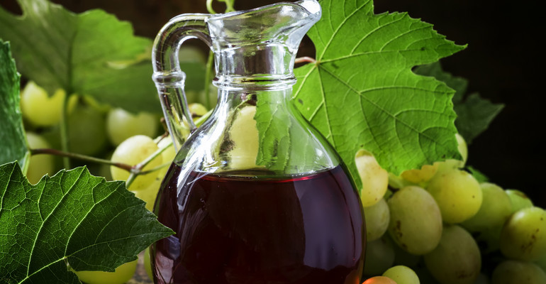 Ocet winny – powstawanie, rodzaje, przepis, właściwości, przeciwwskazania