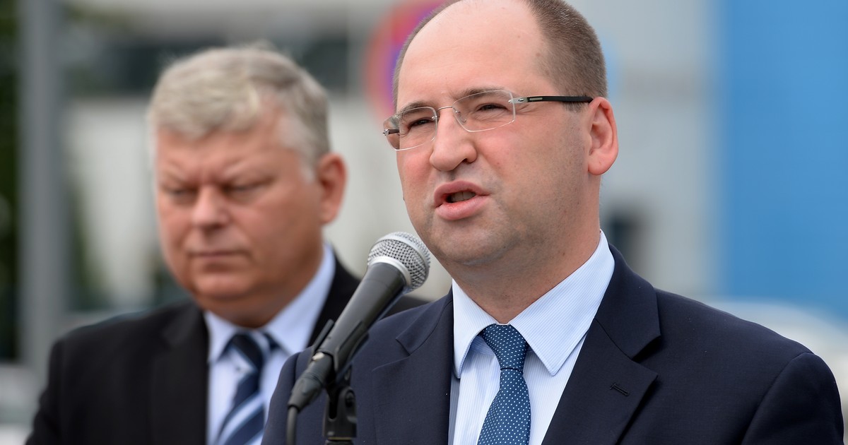 Adam Bielan zdradził, kiedy nastapi rekonstrukcja rządu - Wiadomości