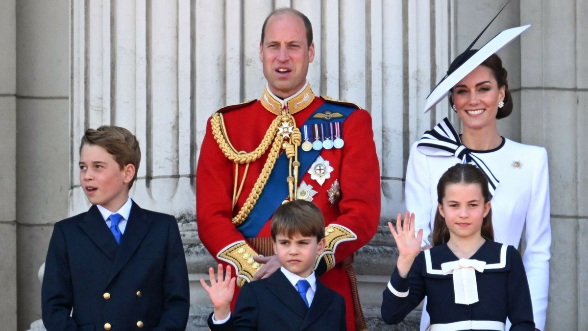 Księżna Kate na Trooping the Colour. Zachwyca jak zawsze, mimo choroby ... Księżna Kate na Trooping the Colour. Zachwyca jak zawsze, mimo choroby ...