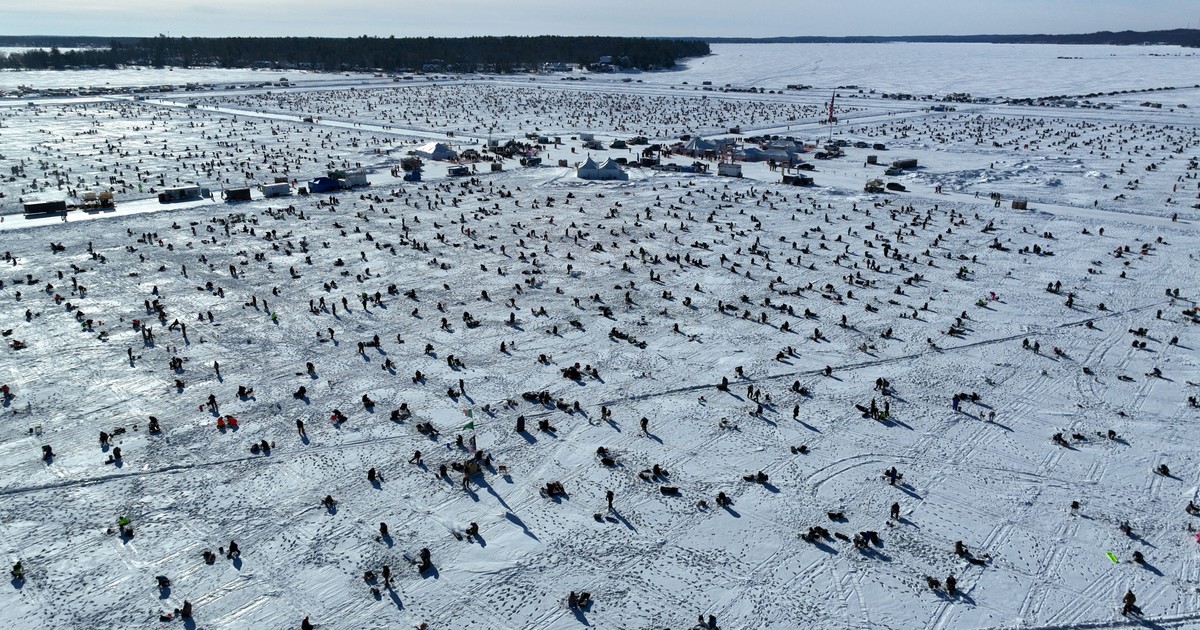 122 anglers had to be rescued from a Minnesota lake after becoming ...