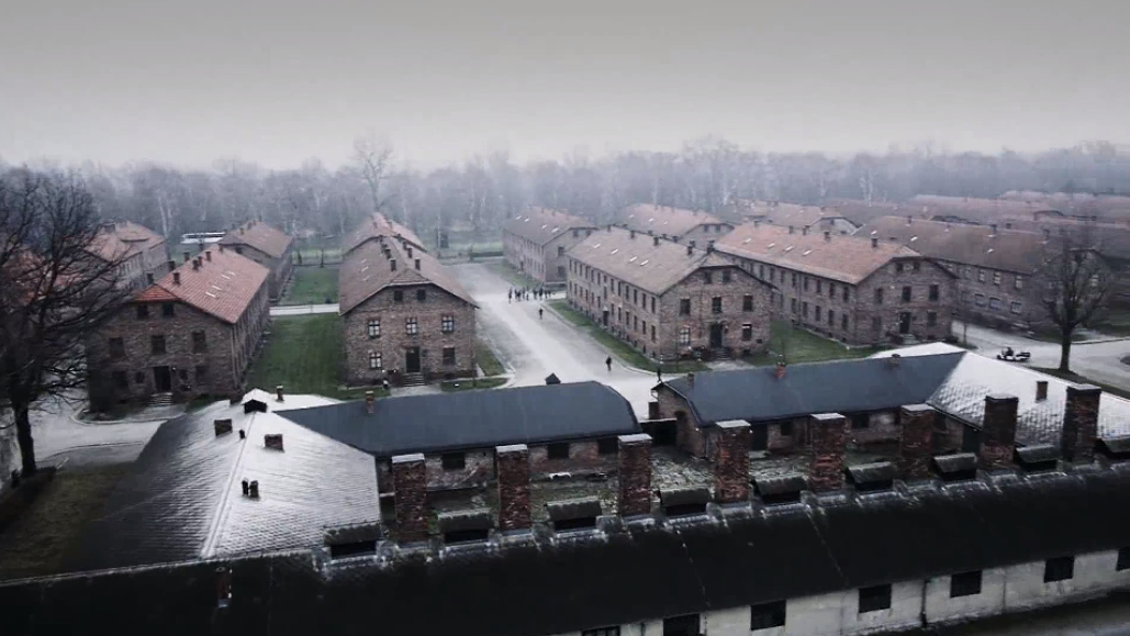 Auschwitz z perspektywy drona - film z lotu ptaka [WIDEO] - Historia ...