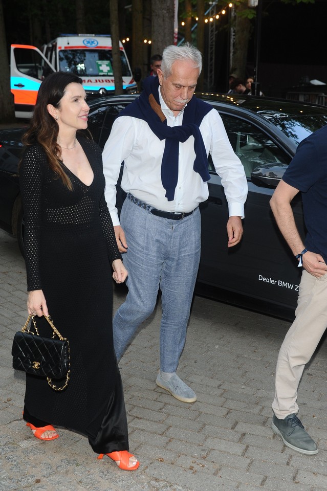 Polsat Hit Festiwal 2024. Zygmunt Solorz z partnerką [ZDJĘCIA] - Plejada.pl