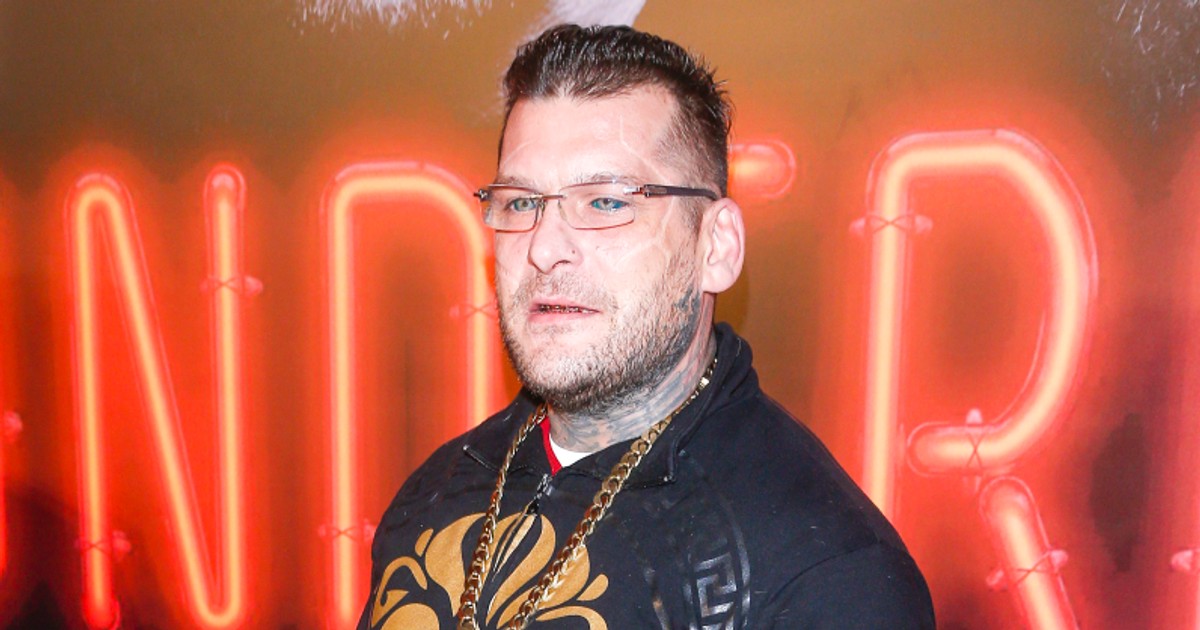 Popek przyznał się do romansu. Była kochanka nęka jego rodzinę#N# #N ...