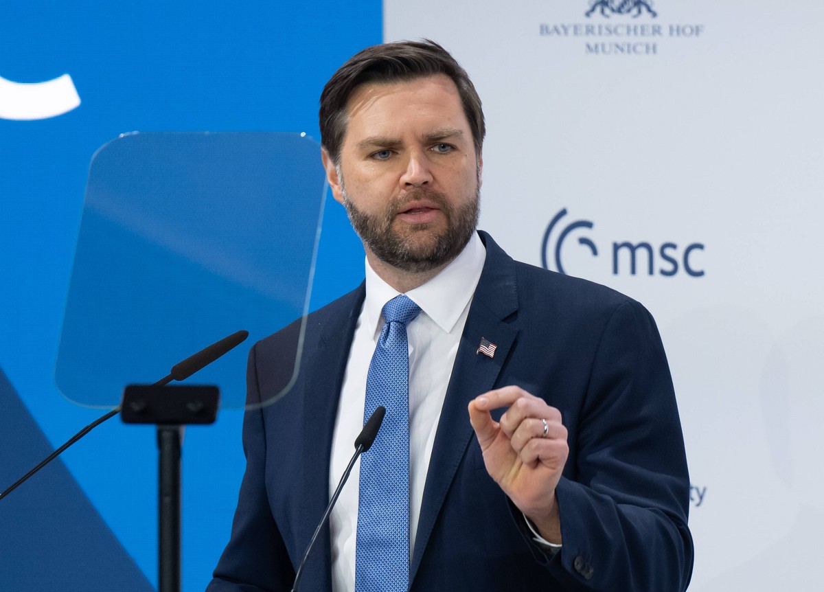 ile-jest-wart-j-d-vance-ksi-ka-o-dzieci-stwie-wyrwa-a-go-z-biedy