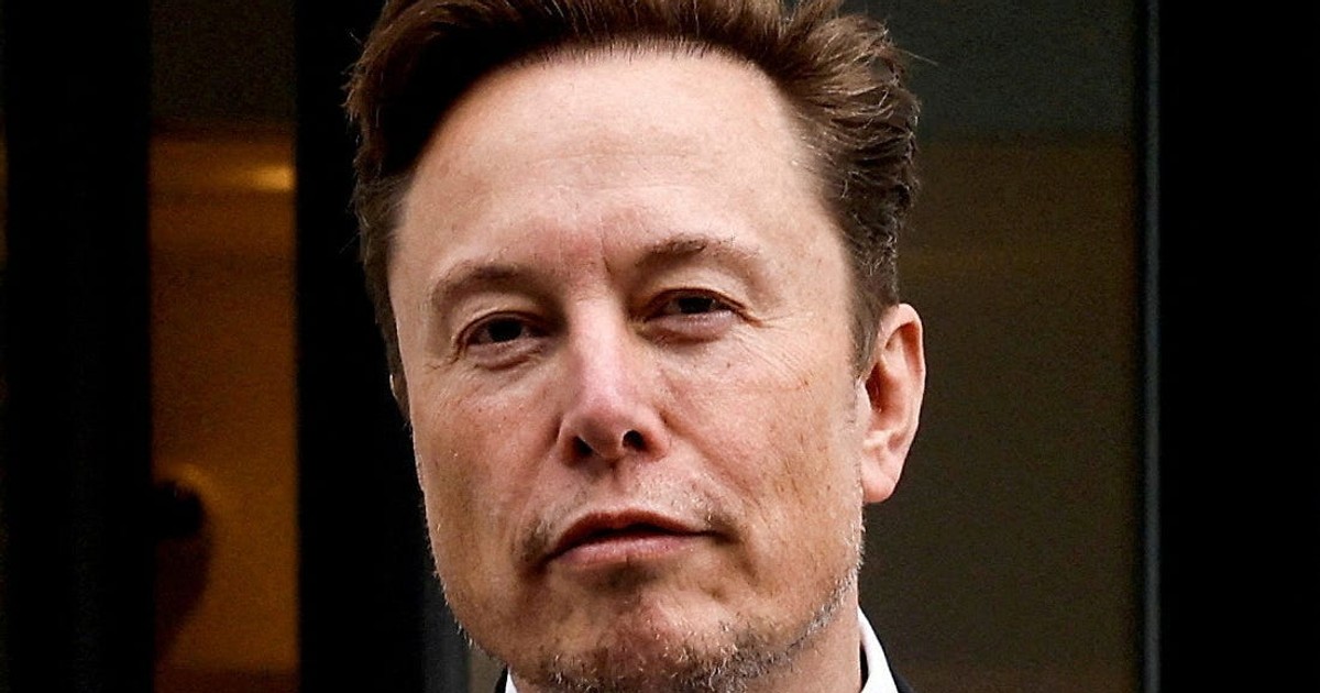 Fake images of Elon Musk kissing 'robot wives' are sweeping social ...