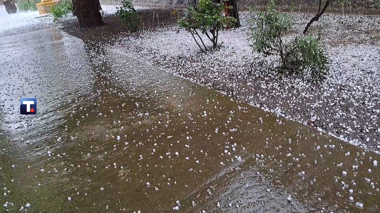 Nevreme u Kikindi i Zrenjaninu, nakon kiše usledio grad - Blic