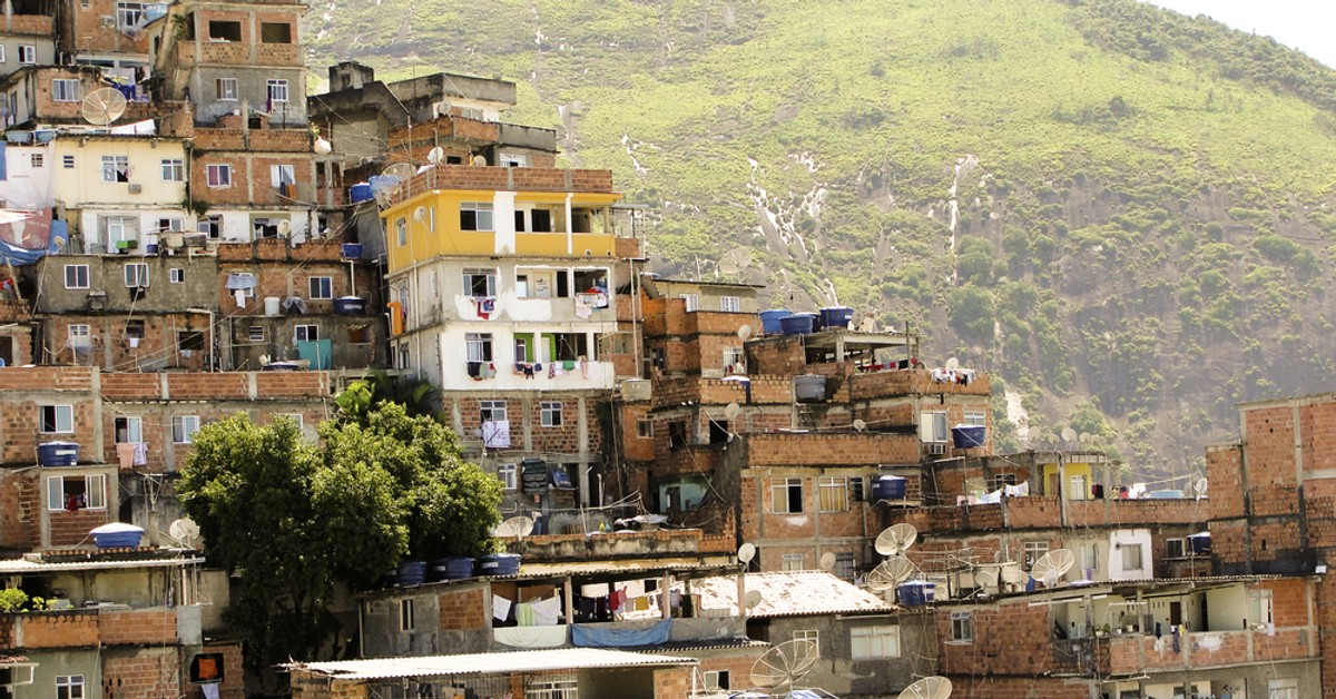 Slumsy w Brazylii błyskawicznie rosną. Mieszka w nich już 8 proc ...