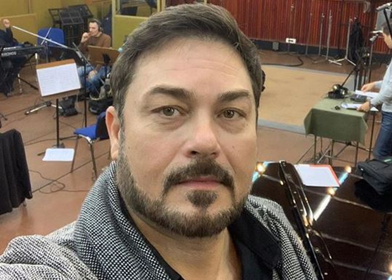 pevac renato henc napadnut u beogradu - Blic