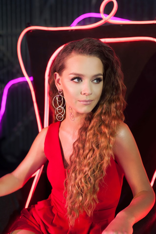 Ania Ruśniarczyk - kim jest piękna debiutantka? Zdjęcia. Wywiad ...