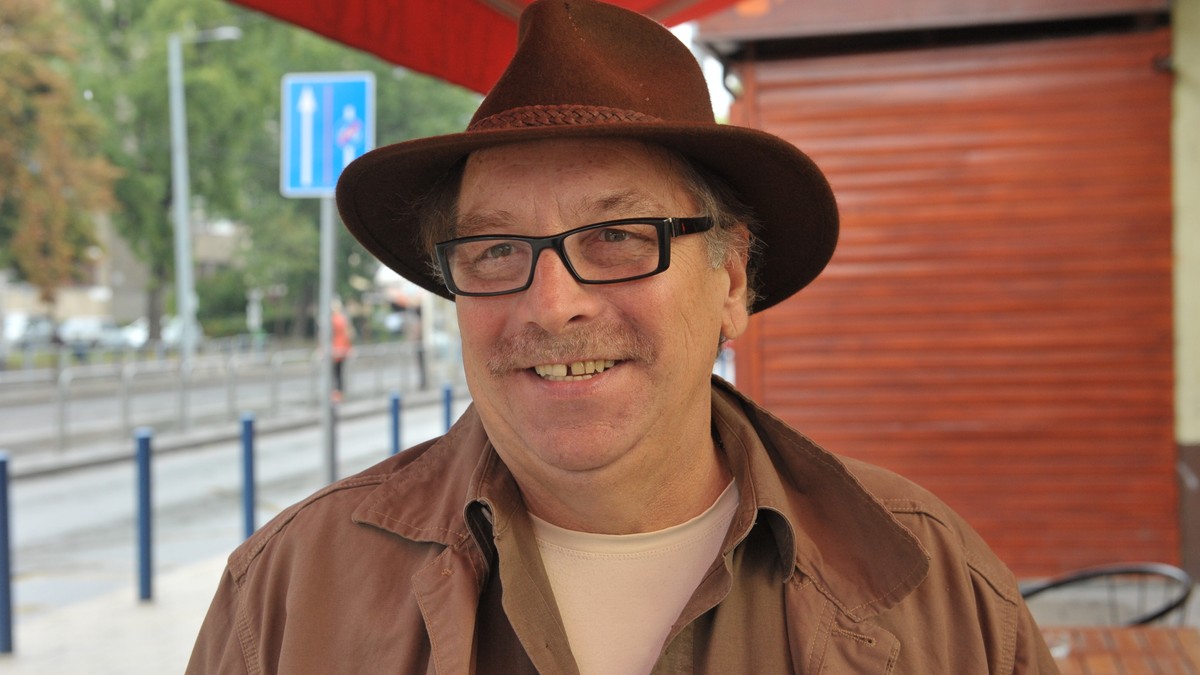 Peller Károly a mai napig Bajor Imre kellékeivel áll színpadra - Blikk