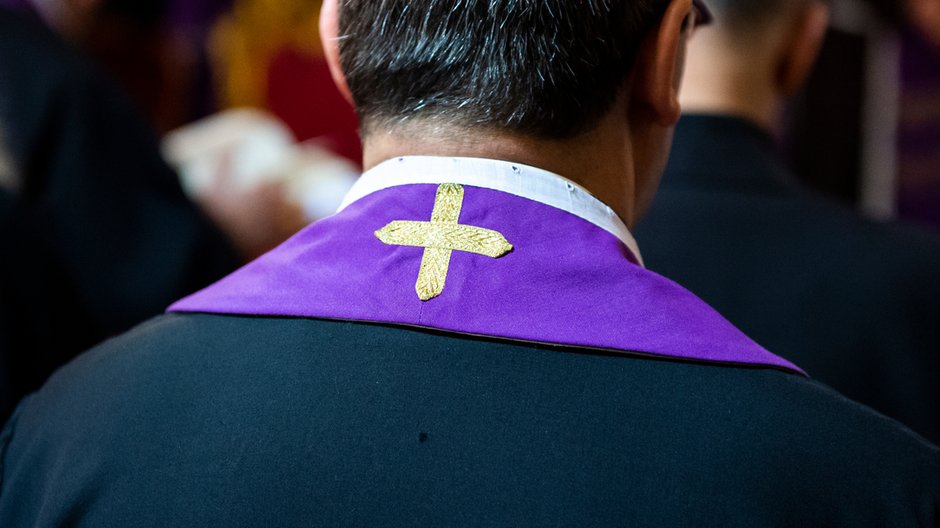 "Kolęda to skomplikowana sprawa. Bywa, że są aranżowane randki" - Kobieta