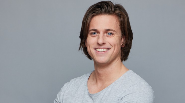 Adányi Alex helyett kaszkadőr ugrott le több emelet magasról - Blikk