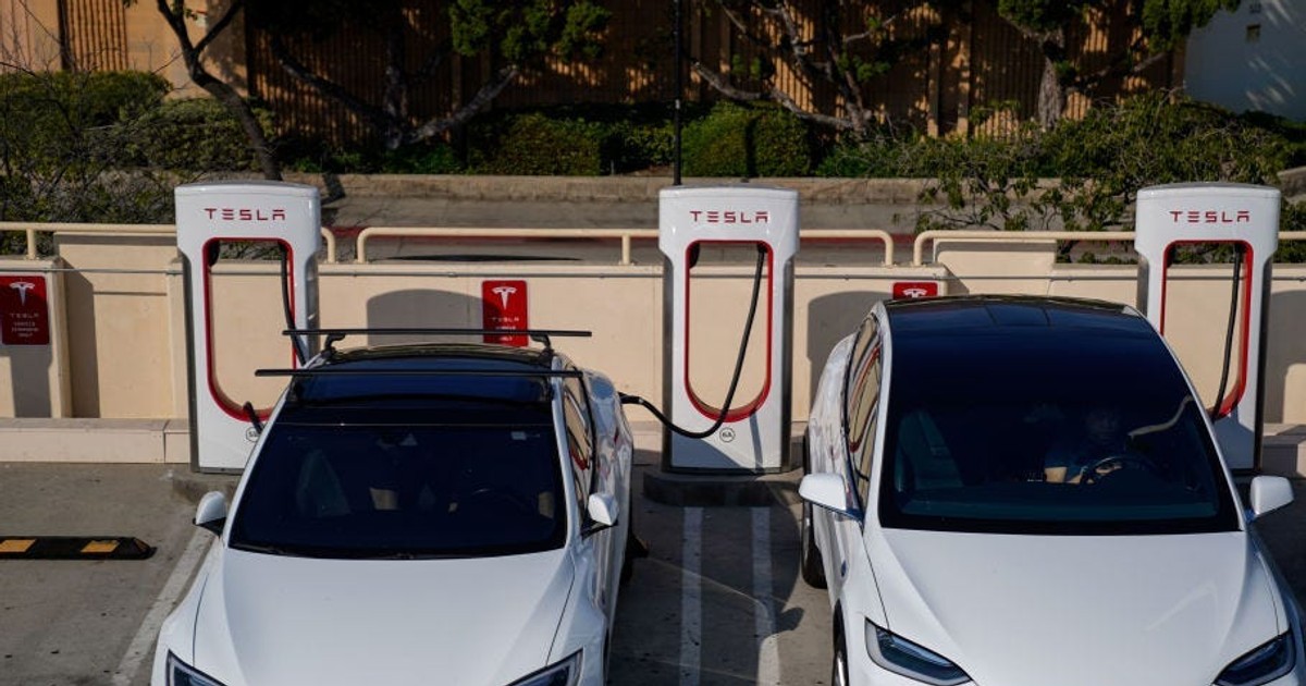 Tesla owners will hate waiting in charging lines behind Ford and GM ...