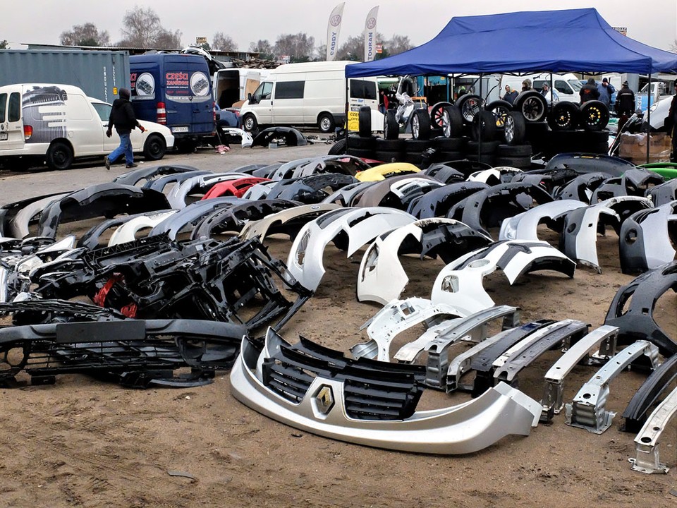 Giełda części w Poznaniu - przyjedź po części, twoje auto może już tu jest!
