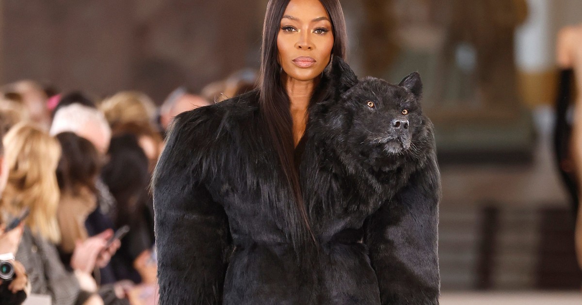 Photos show the controversial Schiaparelli runway where models wore ...