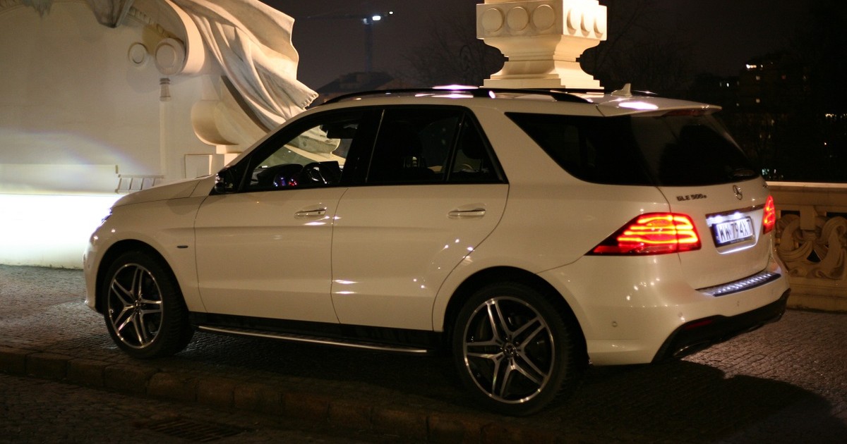 Mercedes GLE 500e 4Matic - osiągi, wnętrze, silnik