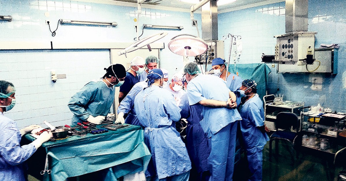 Lekari muškarcu amputirali polni organ jer je preterano pio alkohol - Blic