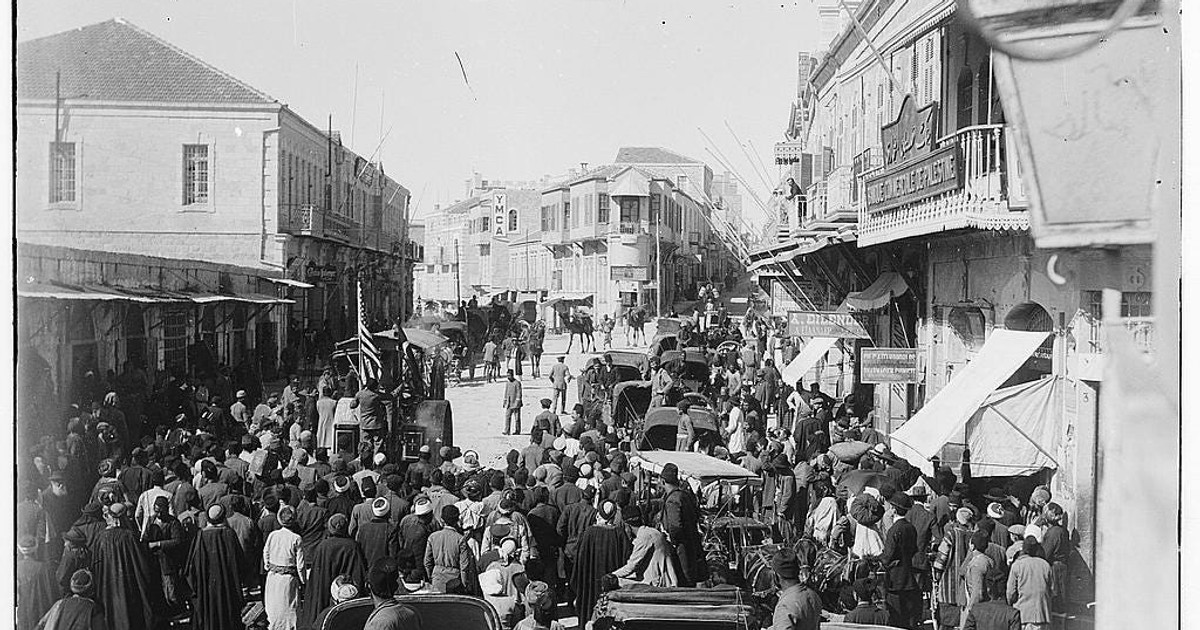 Historical photos show life in Palestine before the withdrawal of ...