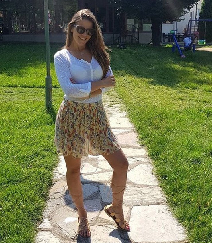 Srpska voditeljka se udala za bivšeg dečka svoje koleginice, a buru je ...