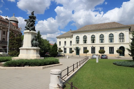 Cena smeštaja u Mako Banji: Bajkovita arhitektura i lekovita voda su ...