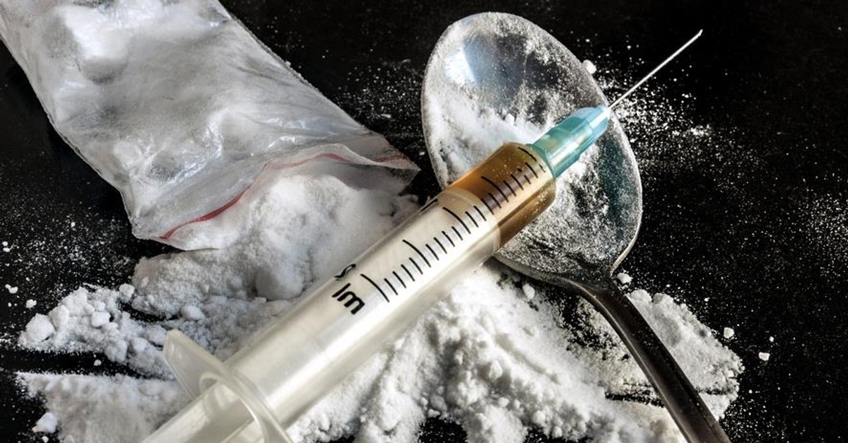 Narkomania - fazy i leczenie. Przyczyny uzależnienia od narkotyków