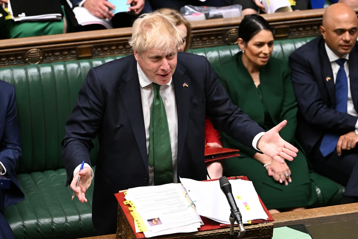 BoJo na wirażu. Boris Johnson tanio skóry nie sprzeda - Dziennik.pl