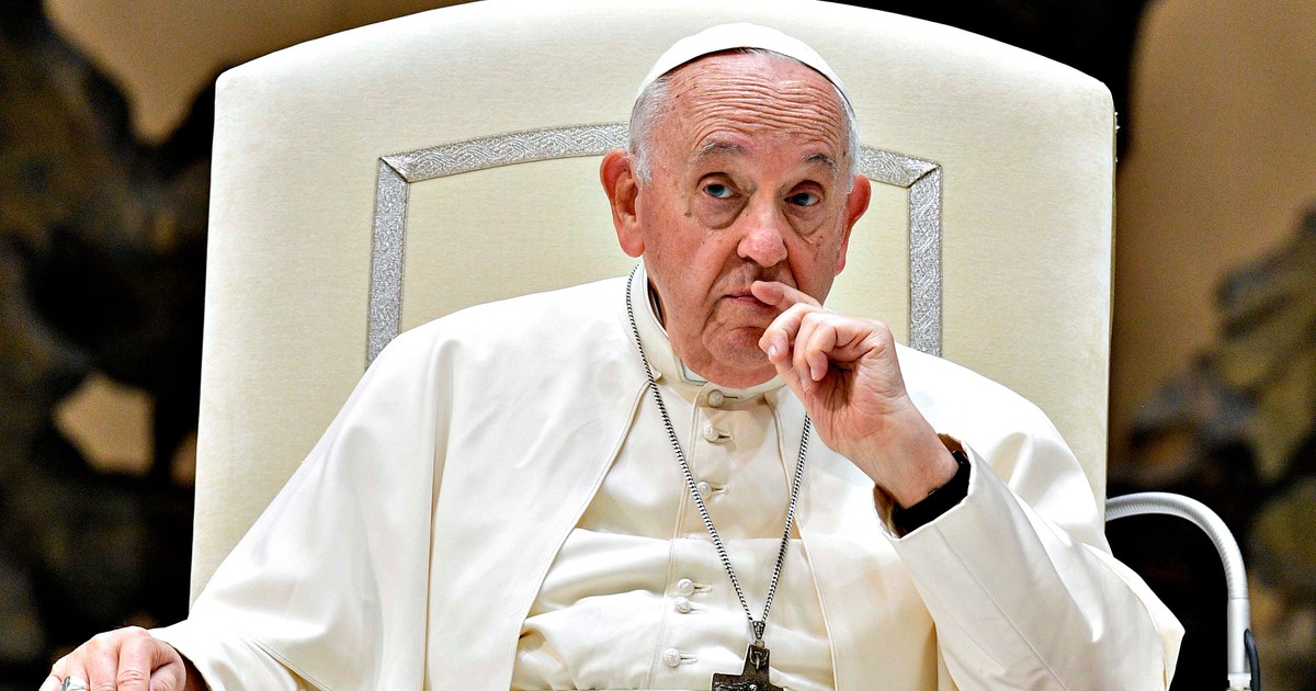 The pope raises eyebrows after saying Ukraine should have the 'courage ...