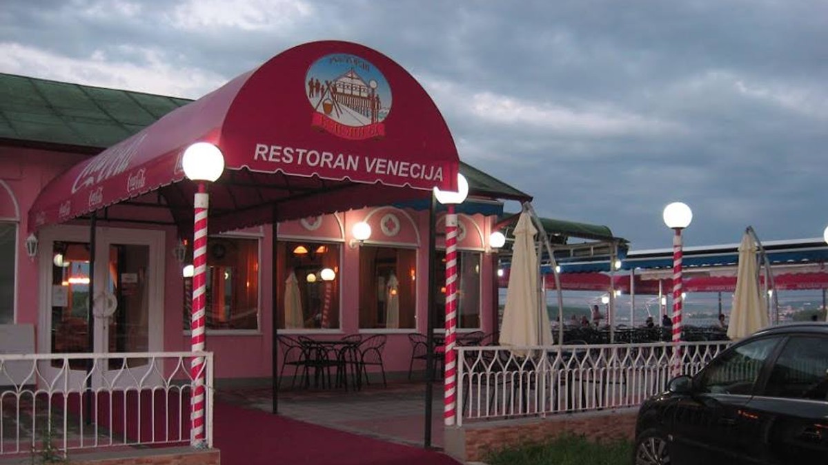 ZEMUNCI U ŠOKU Zatvoren čuveni restoran "Venecija", a na njegovom mestu ...